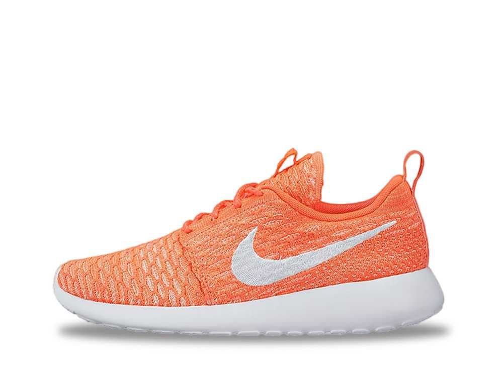 Nike Women's Roshe Run "Flyknit Hot Lava"の新品/中古フリマ(通販)｜スニダン