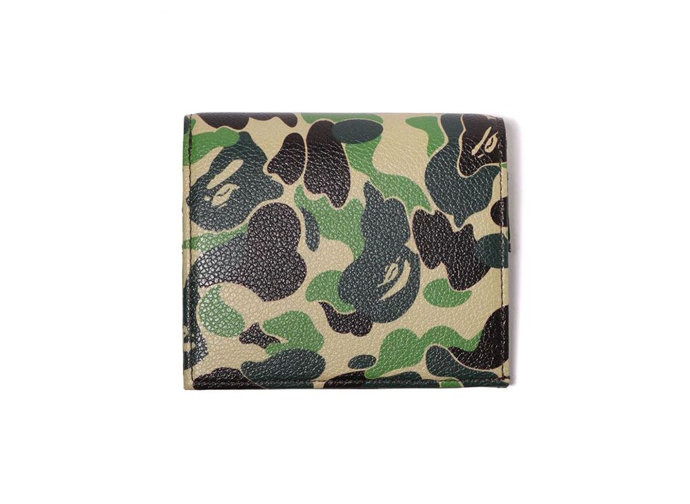 A BATHING APE ABC Camo Mini Wallet "Green"の新品/中古フリマ(通販)｜スニダン