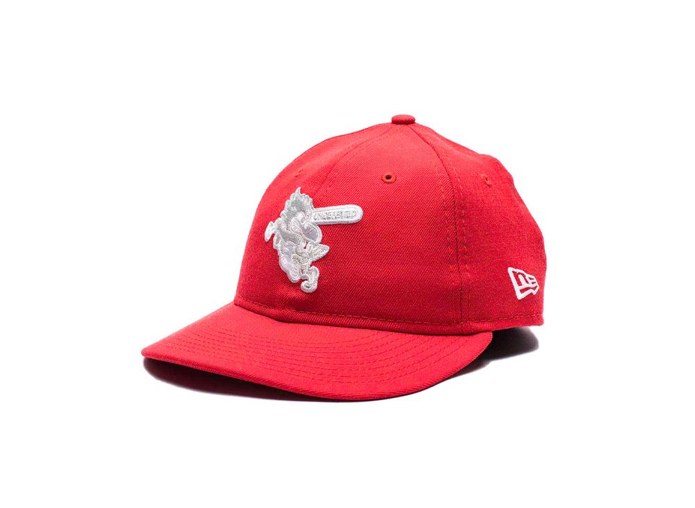 UNDEFEATED X NE MASCOT STRAPBACK - 90143 "Red" | SNKRDUNK